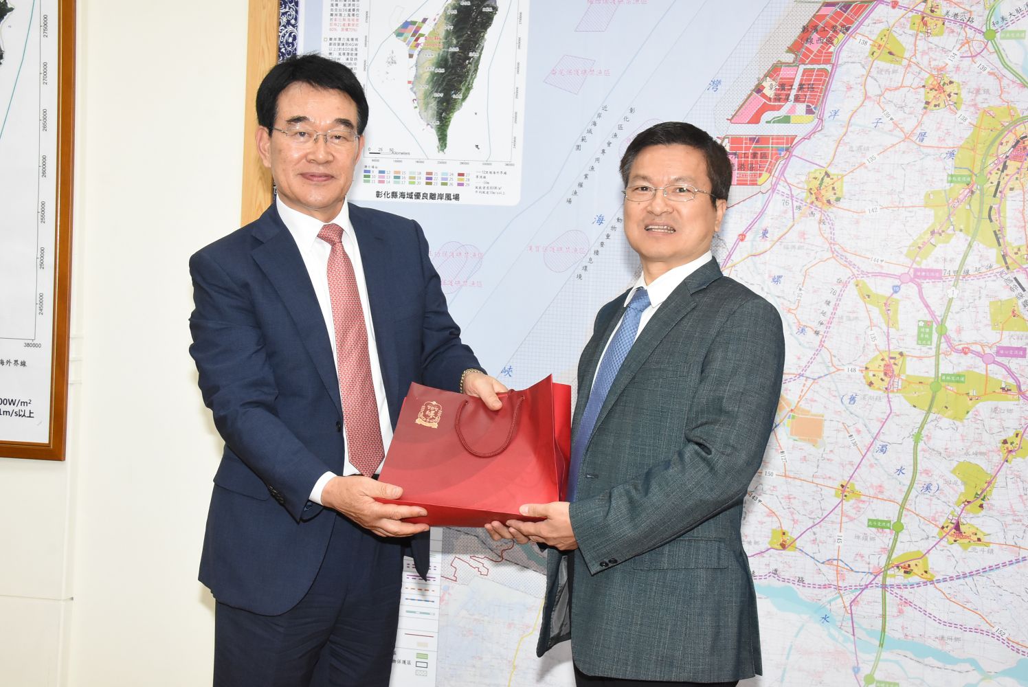 彰化縣政府全球資訊網-訊息中心-新聞訊息-彰化縣政府與韓商HAEGANG ALLOY股份有限公司簽署合作備忘錄 魏縣長推動綠能大縣招商觸角伸向韓國